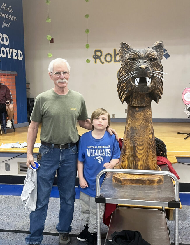 Robb Elementary hosts Recognition Rally | News, Sports, Jobs - The Express